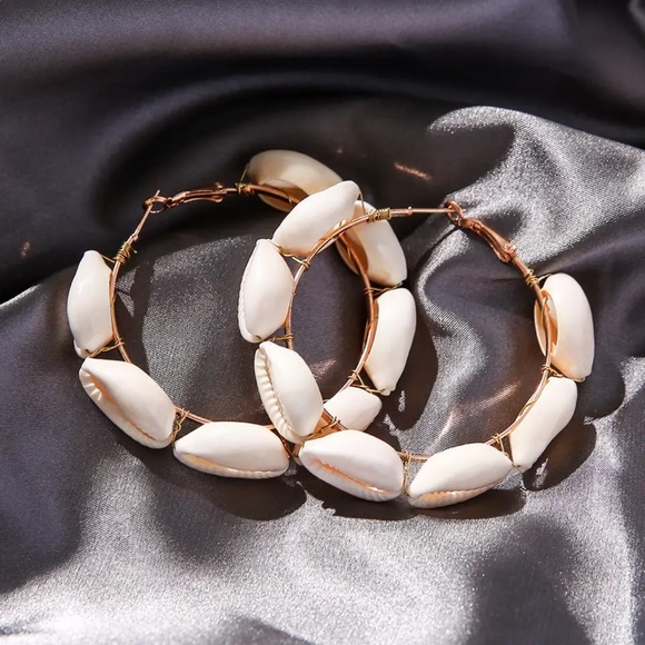 Zara | Jewelry | Zara Shell Hoops | Poshmark